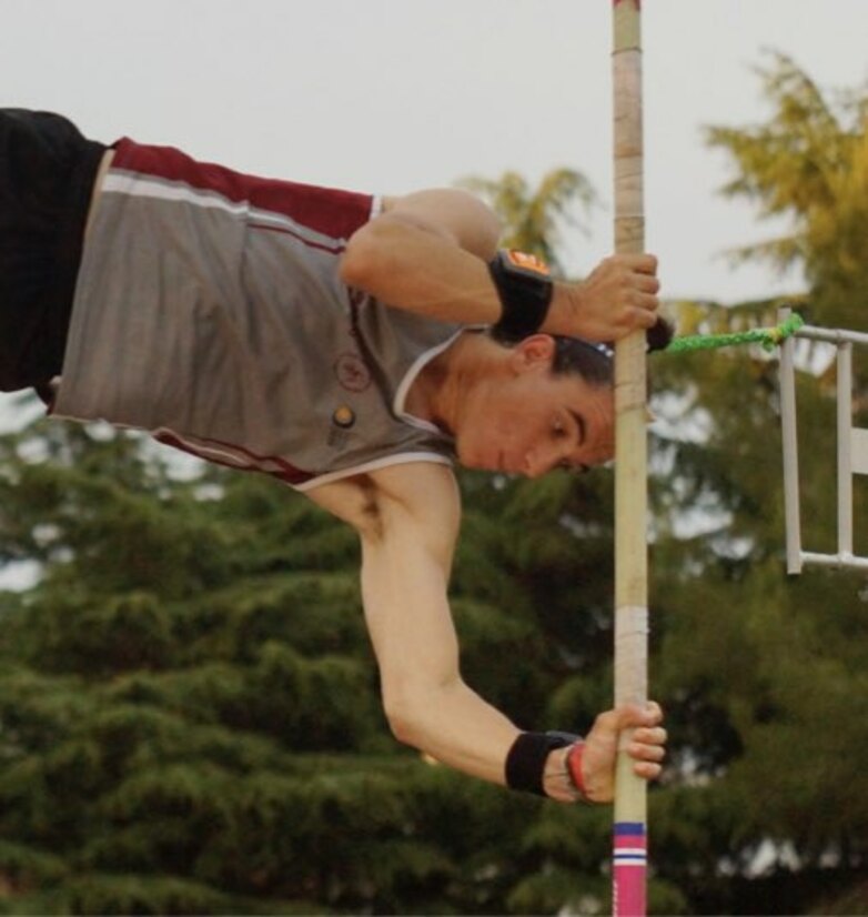 pole vault running form